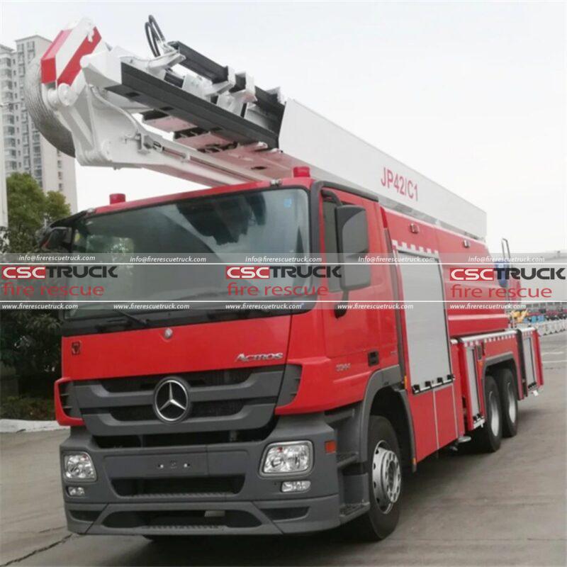 What is the Difference between a Fire Engine and a Ladder Truck? - Fire Rescue Truck