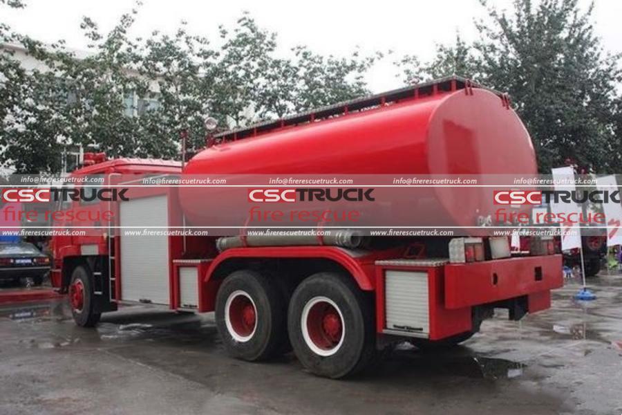 A Legacy of Its Era — ISUZU CXZ Morita Water Tank Fire Truck - Fire ...