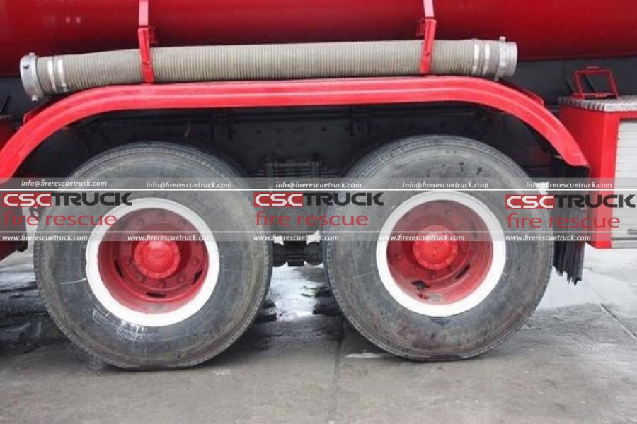 A Legacy of Its Era — ISUZU CXZ Morita Water Tank Fire Truck - Fire ...