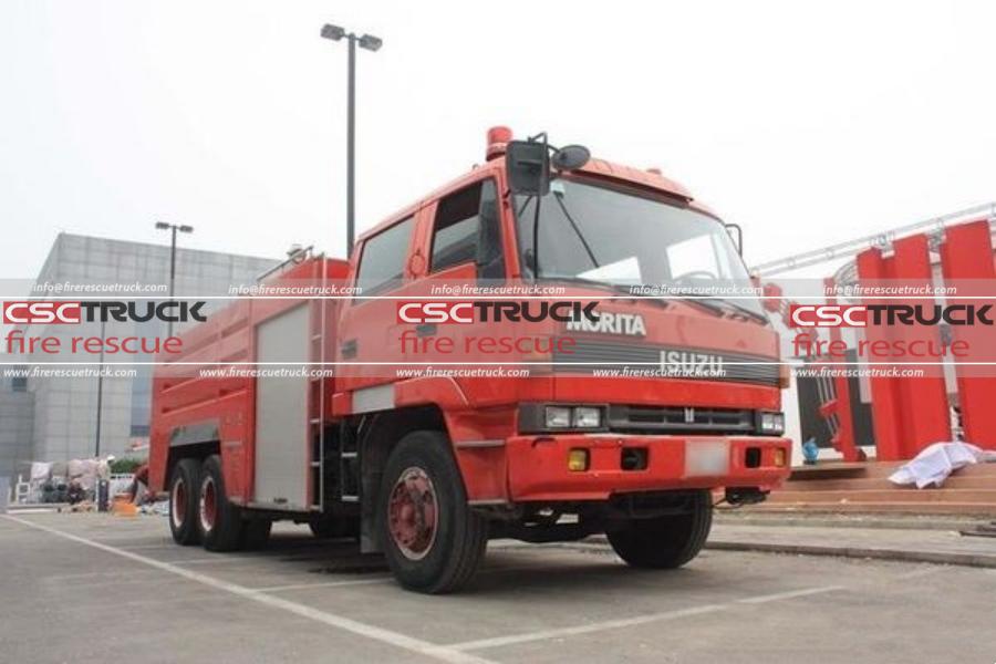 A Legacy of Its Era — ISUZU CXZ Morita Water Tank Fire Truck - Fire ...