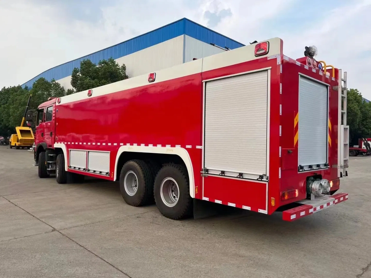 Pumper Fire Truck – High-Capacity Pumper Fire Truck for Quick Water ...